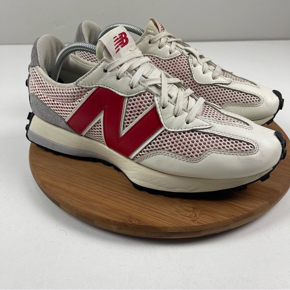New Balance 327 Retro White And Red Mens Trainers - Gem